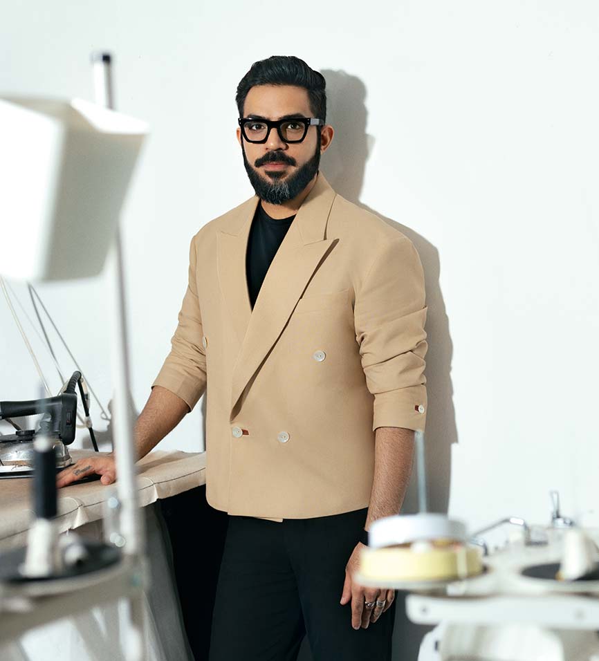 About Us – lineoutline